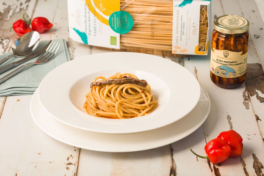 Spaghettoni alle alici piccanti - Mediterranea Foods
